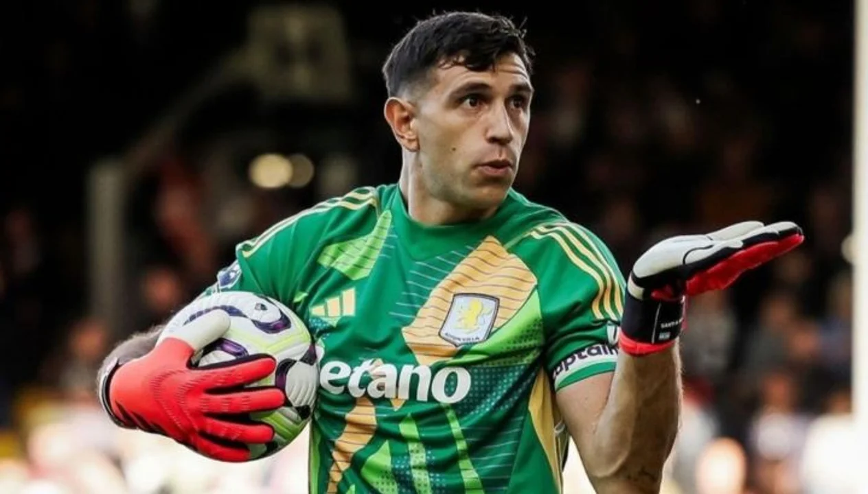 El "Dibu" Martínez atajó un penal y fue la figura en el triunfo del Aston Villa ante Fulham ...