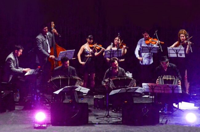 Tango en vivo: “La Bruma” ofrece un concierto en el Café Teatral Emilio ...